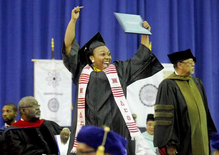 Week in Photos: Dec. 10-Dec. 16 | Multimedia | dailyadvance.com