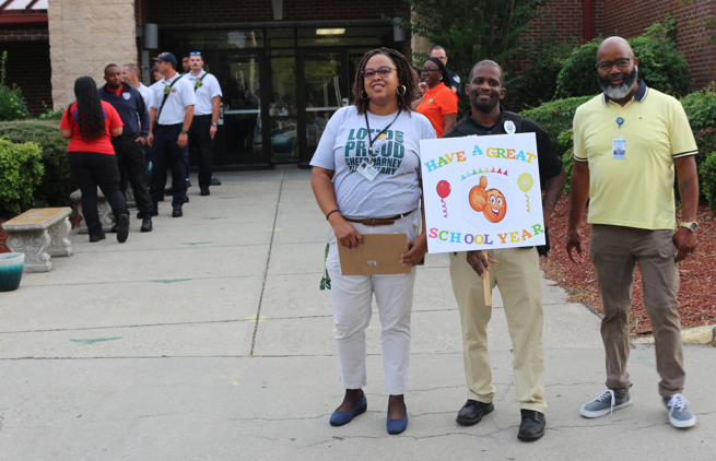 School bells ring for 4,707 students in ECPPS; Adams returns to Sheep ...