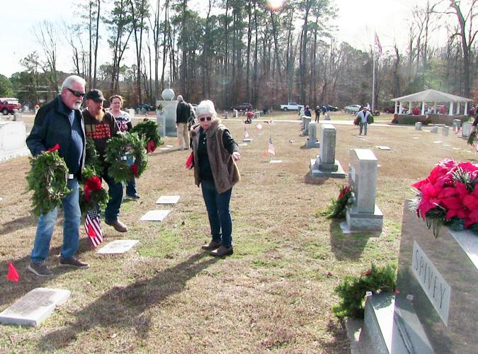 Veterans remembered at Edgewood, Hillcrest | News | dailyadvance.com