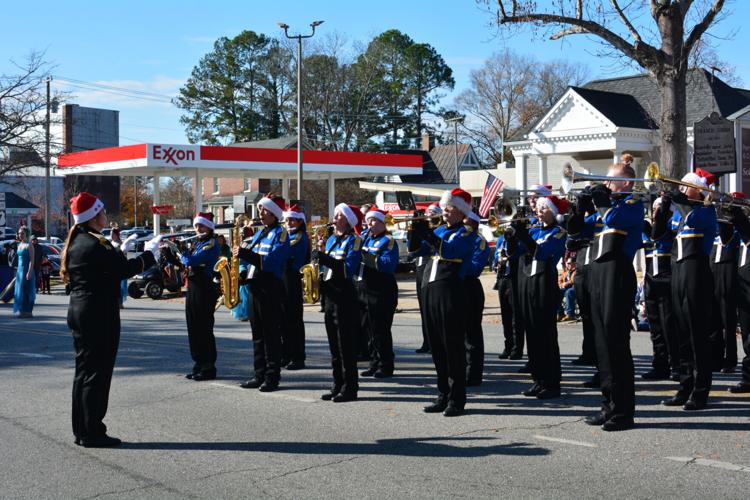 Christmas Parade lights up Edenton | News | dailyadvance.com