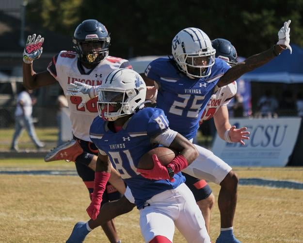 Lincoln spoils homecoming for ECSU as Lions edge Vikings 21-20 ...