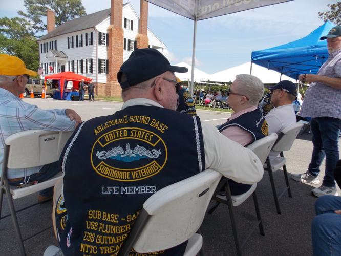 100 gather in Edenton to dedicate bench for lost submarine vets | Local ...