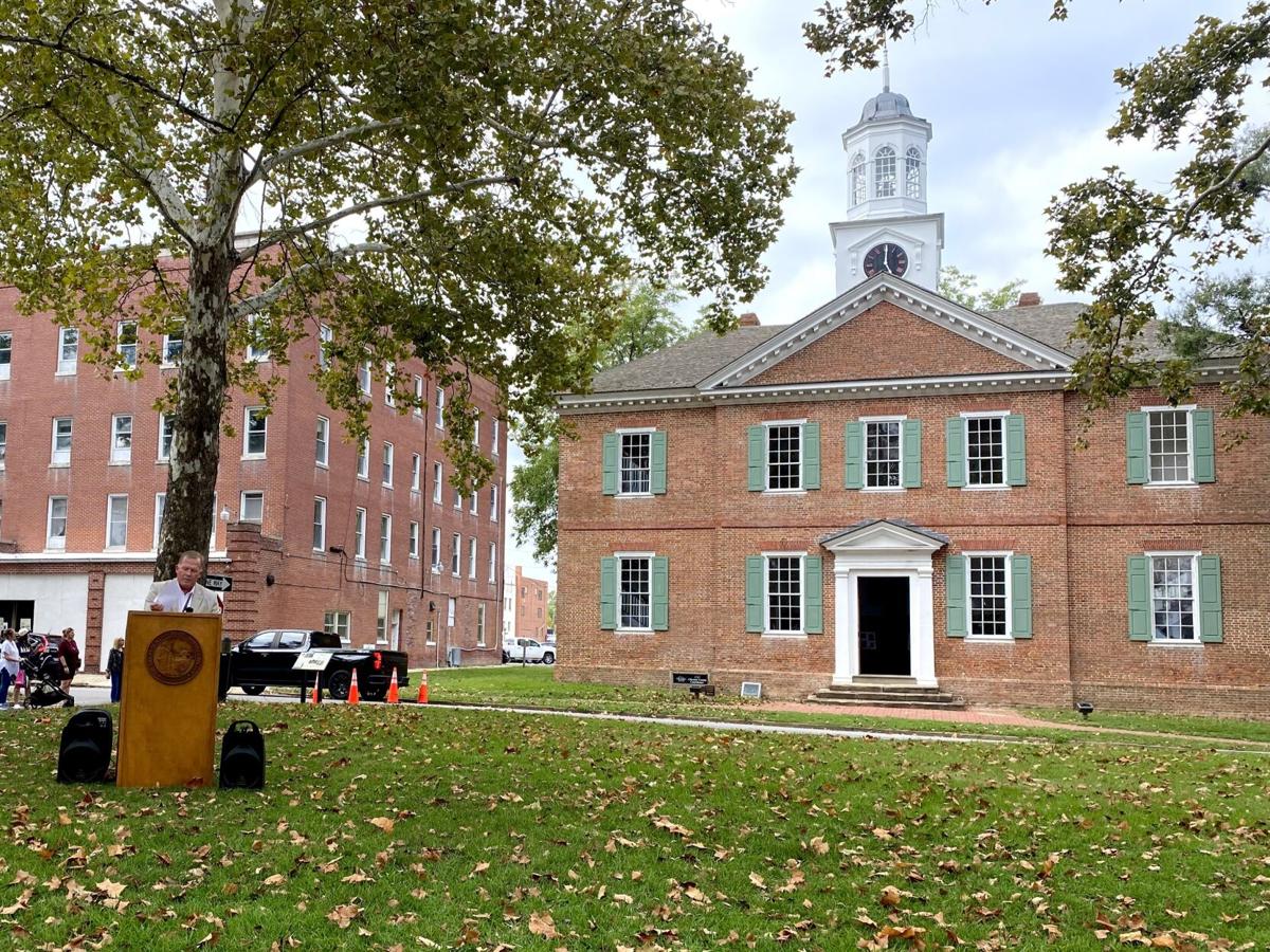 Edenton town clock returns to service | Local News | dailyadvance.com