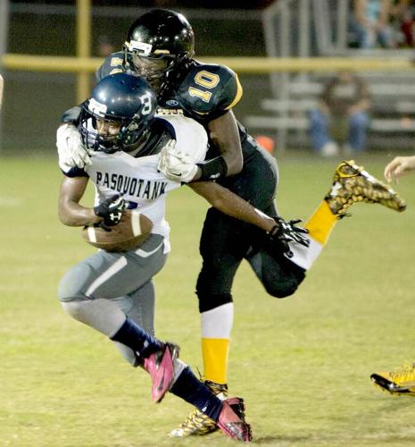 Friday Football: Pasquotank line play improves in win | Local ...