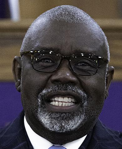 Banks installed as GBSC president | Feature Story | dailyadvance.com