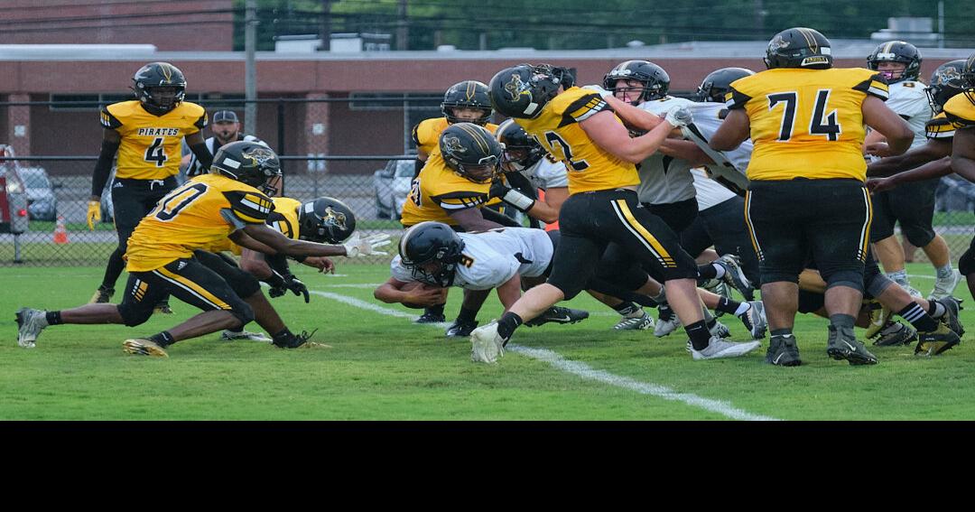 High School Football | Pirates' offense stifled by Manteo in loss ...