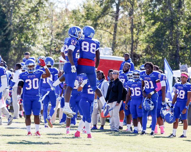 ECSU football, Oct. 22: Vikings win | Multimedia | dailyadvance.com