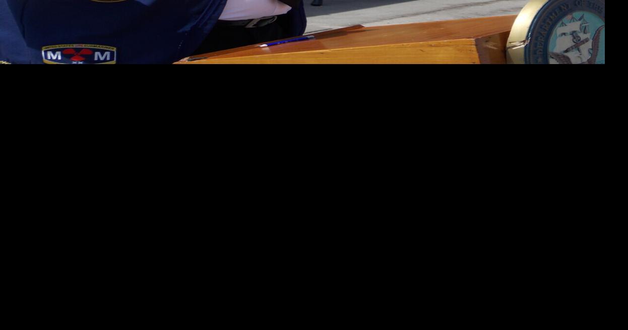 100 gather in Edenton to dedicate bench for lost submarine vets | Local ...