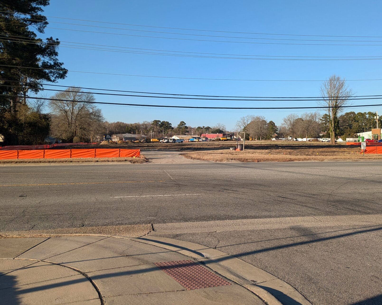 Construction begins on Harbor Village apartments off Ehringhaus | Local ...