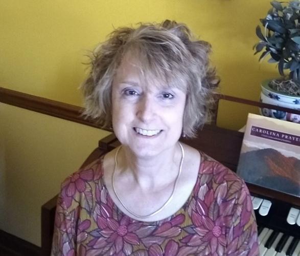 Shannon crafts seashells into Christmas ornaments | | dailyadvance.com