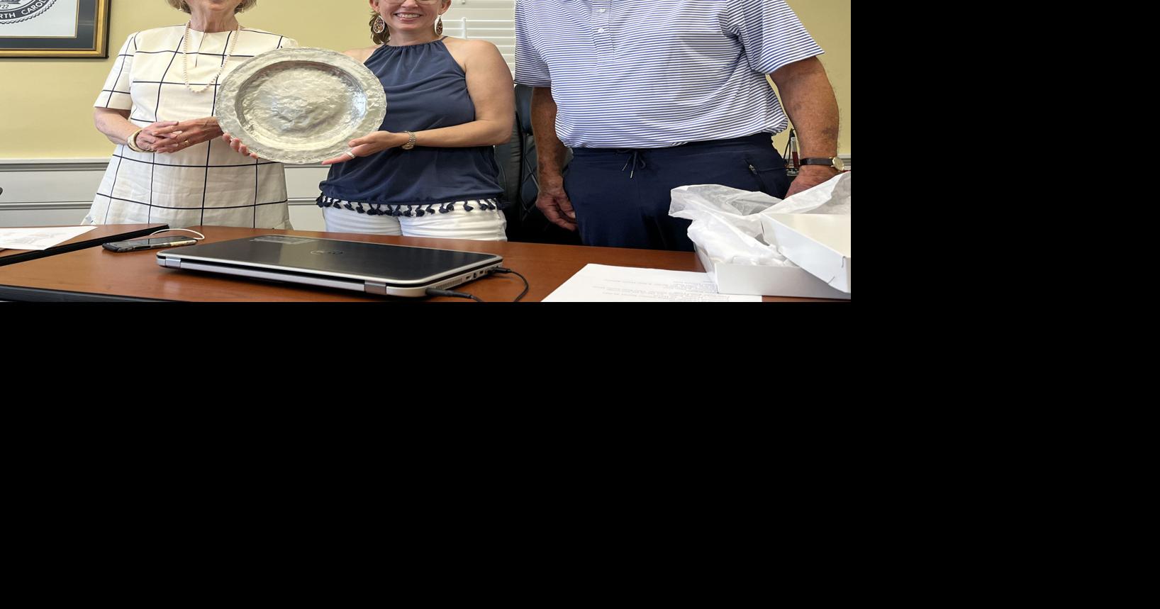 Harvill honored for EHC service | Features | dailyadvance.com