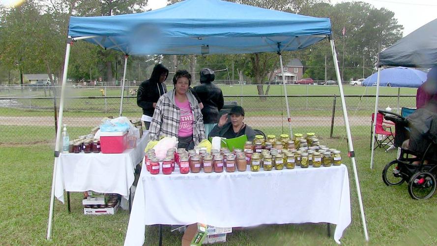 Rain can't dampen Aulander event | News | dailyadvance.com