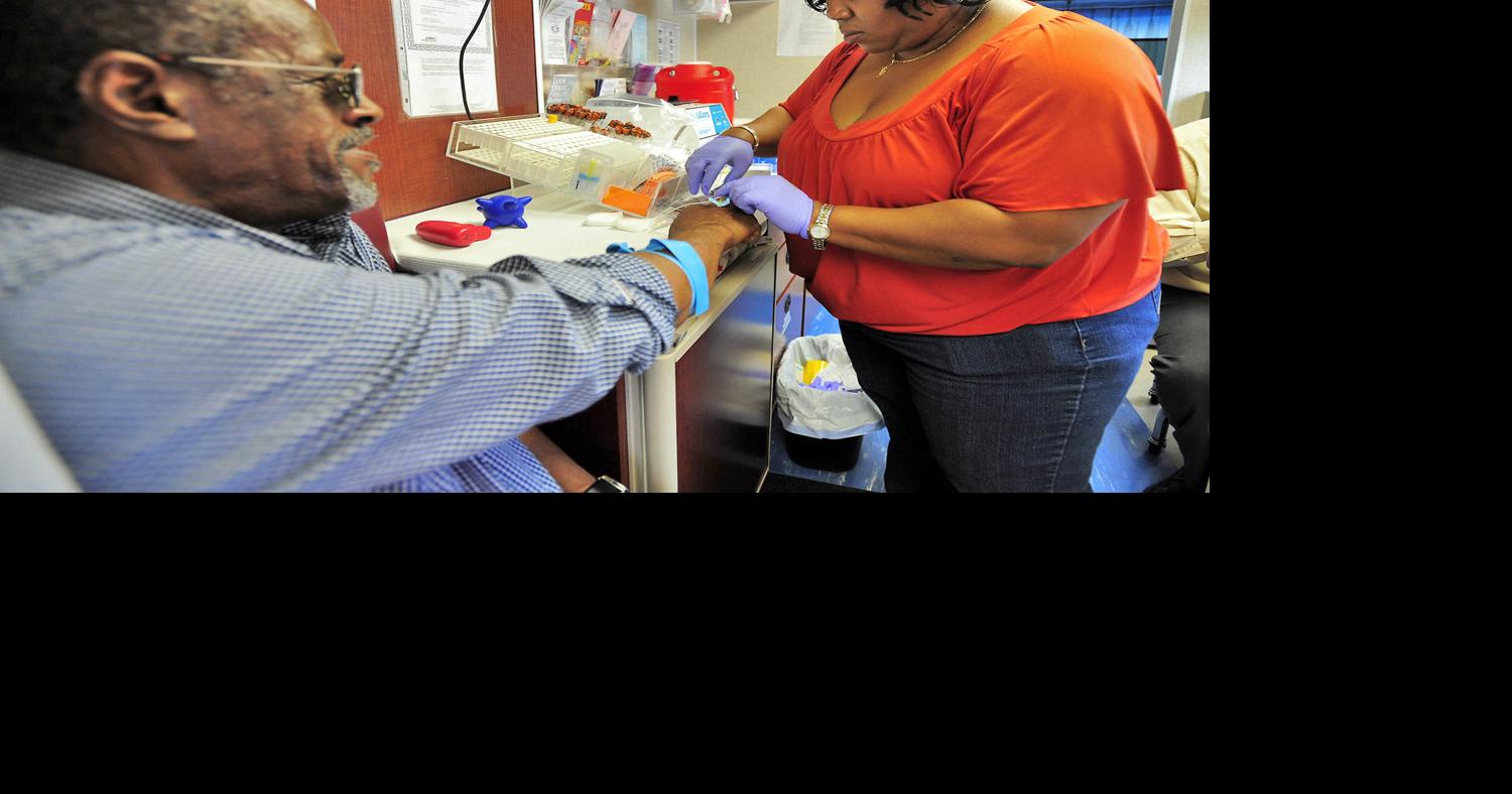 Leaders raise AIDS awareness: Crowd attends free HIV tests | Local News ...