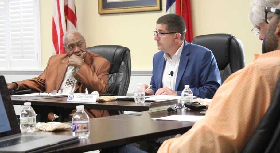 Edenton hears plan for new grocery store, Hotel Hinton update | Local ...