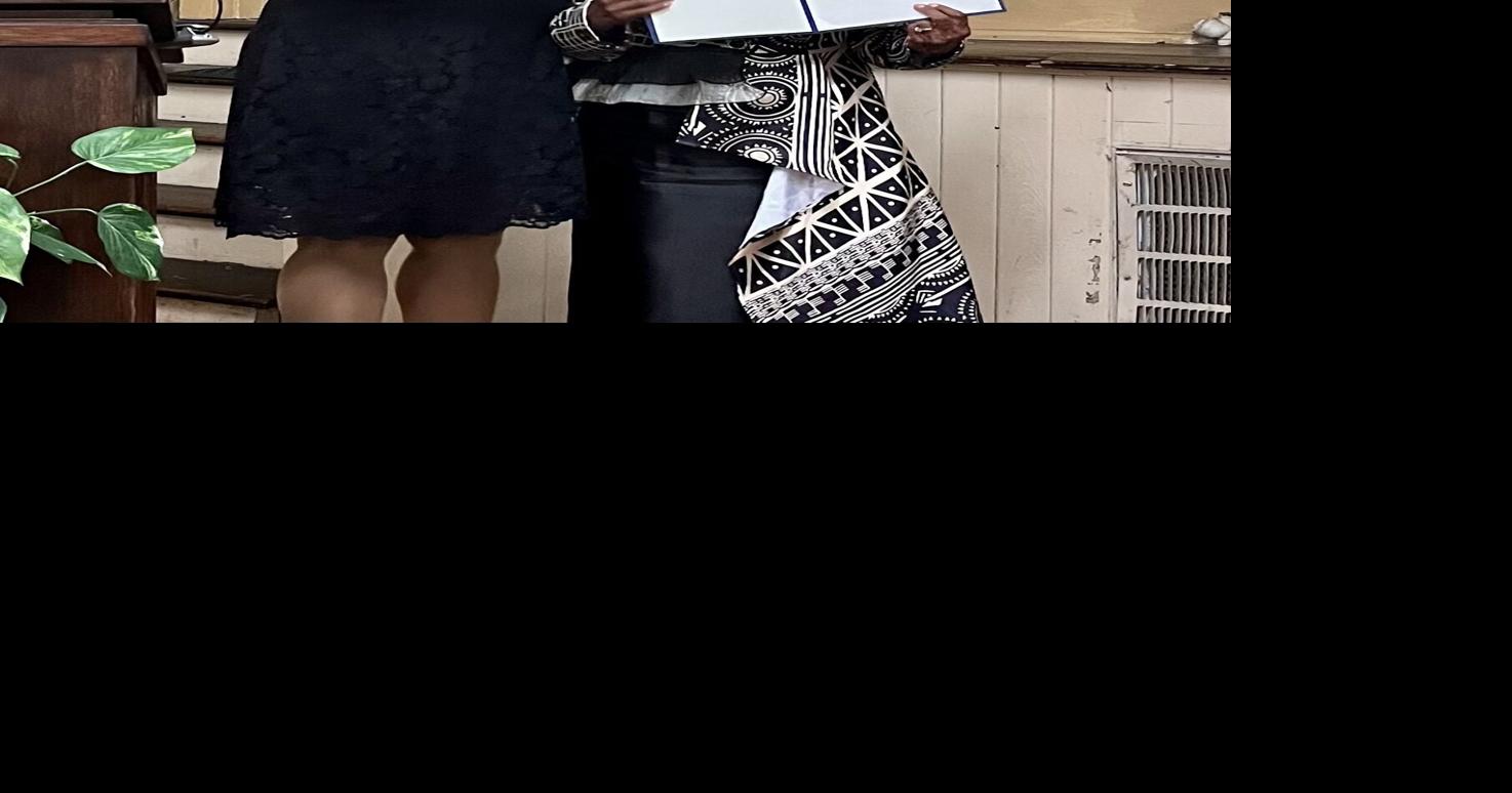 Davis honors Murrill for civic group service | | dailyadvance.com