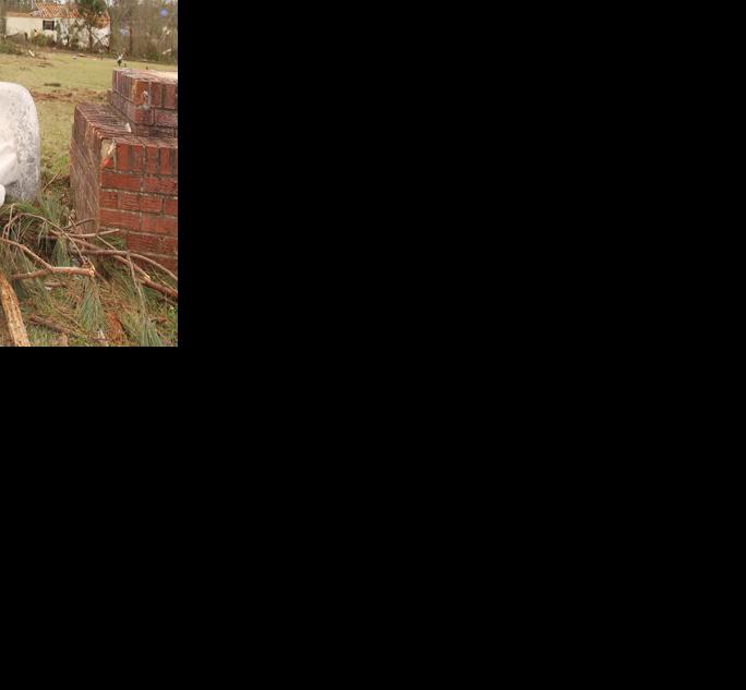 Tornado victims cope with devastation | News | dailycorinthian.com