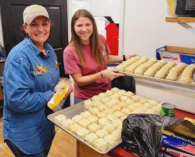 Thanksgiving Day meal brings people together | News | dailycorinthian.com