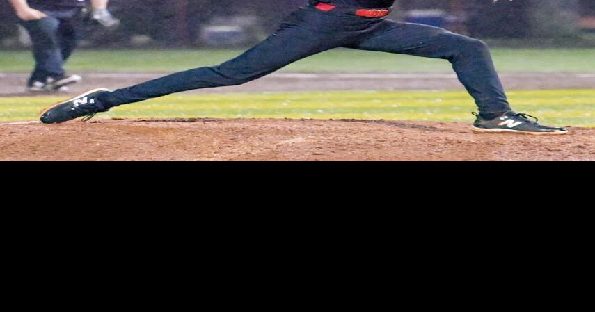 #2 Cole Sanders | | dailycorinthian.com