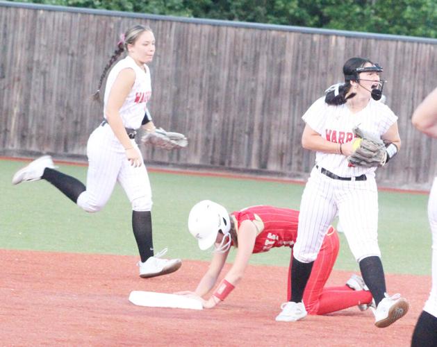 Lady Warriors explode late for Game 1 win | Sports | dailycorinthian.com