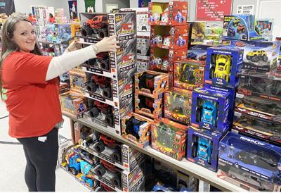 Toy Store volunteers bring happiness to many families | News ...