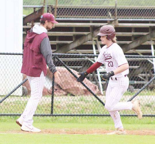 Bears catch fire late in playoff victory | Sports | dailycorinthian.com