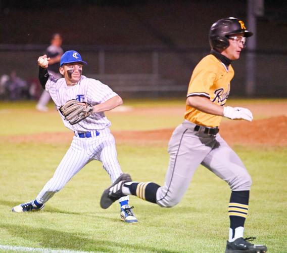 Bears fall in extra innings to Cardinals | Sports | dailycorinthian.com