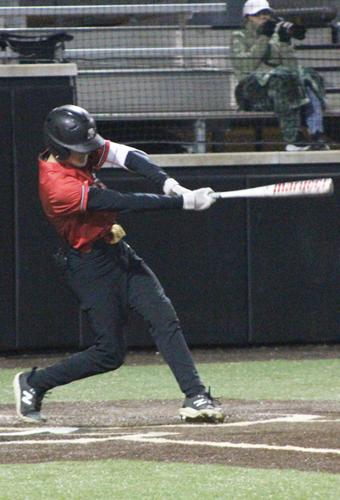 Warriors come out swinging to top Troopers | Sports | dailycorinthian.com