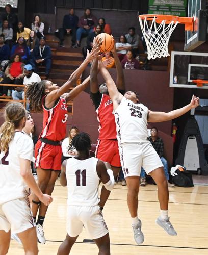 Lions hold off Warriors’ late charge | Sports | dailycorinthian.com