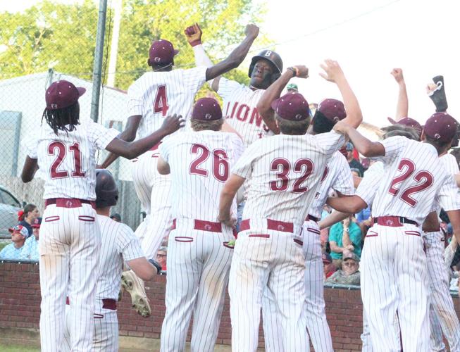 Lions rally against Panthers in Game 2 | Sports | dailycorinthian.com