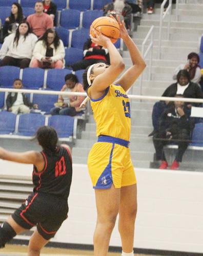 Blue Devils use size advantage to down Warriors | Sports ...