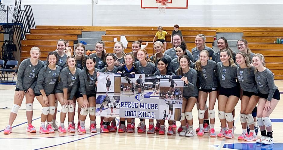 Three teams pick up sweeps in division play | Sports | dailycorinthian.com