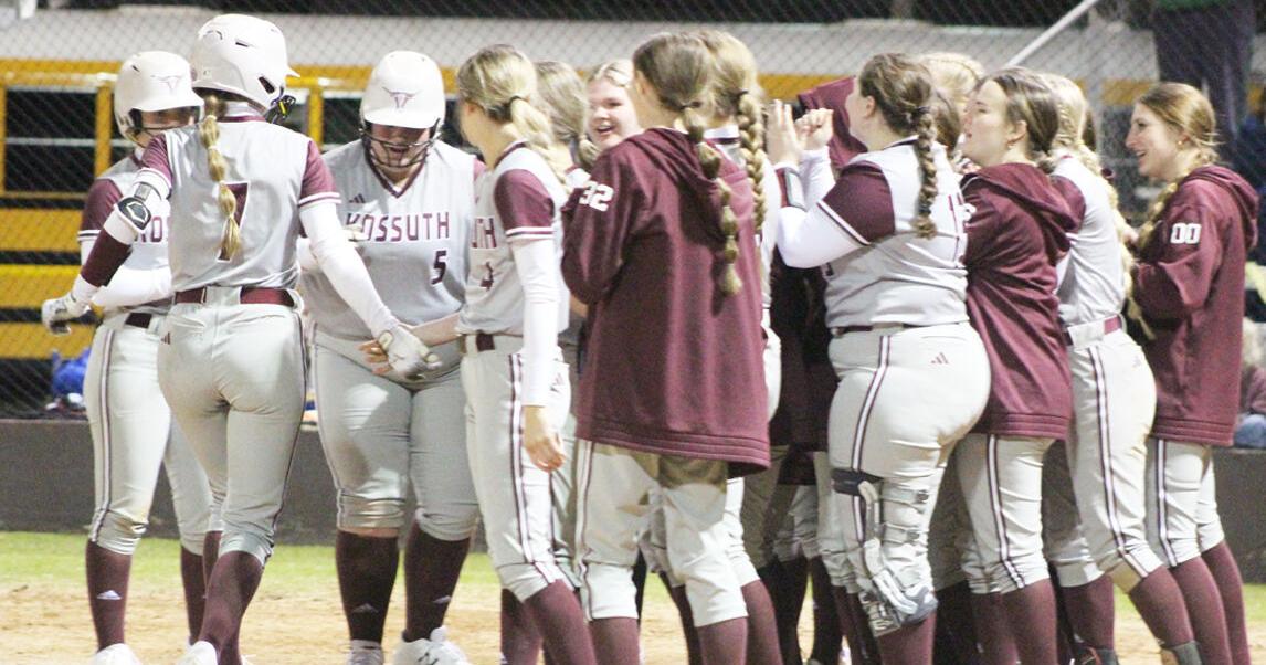 Lady Aggies rally for walkoff win | Sports | dailycorinthian.com