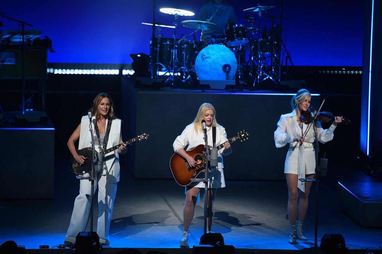 The Chicks "Taking the Long Way" 20th Anniversary Tour Opening Night ...