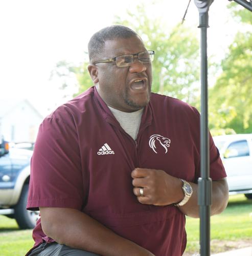 Prayer fills the air at Jacinto Courthouse | News | dailycorinthian.com