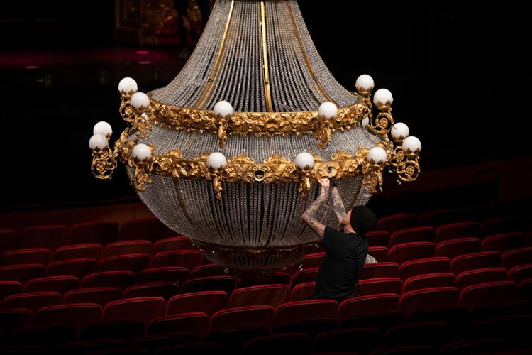 ‘Phantom of the Opera’ cast, crew reveal show secrets at Lied Center ...
