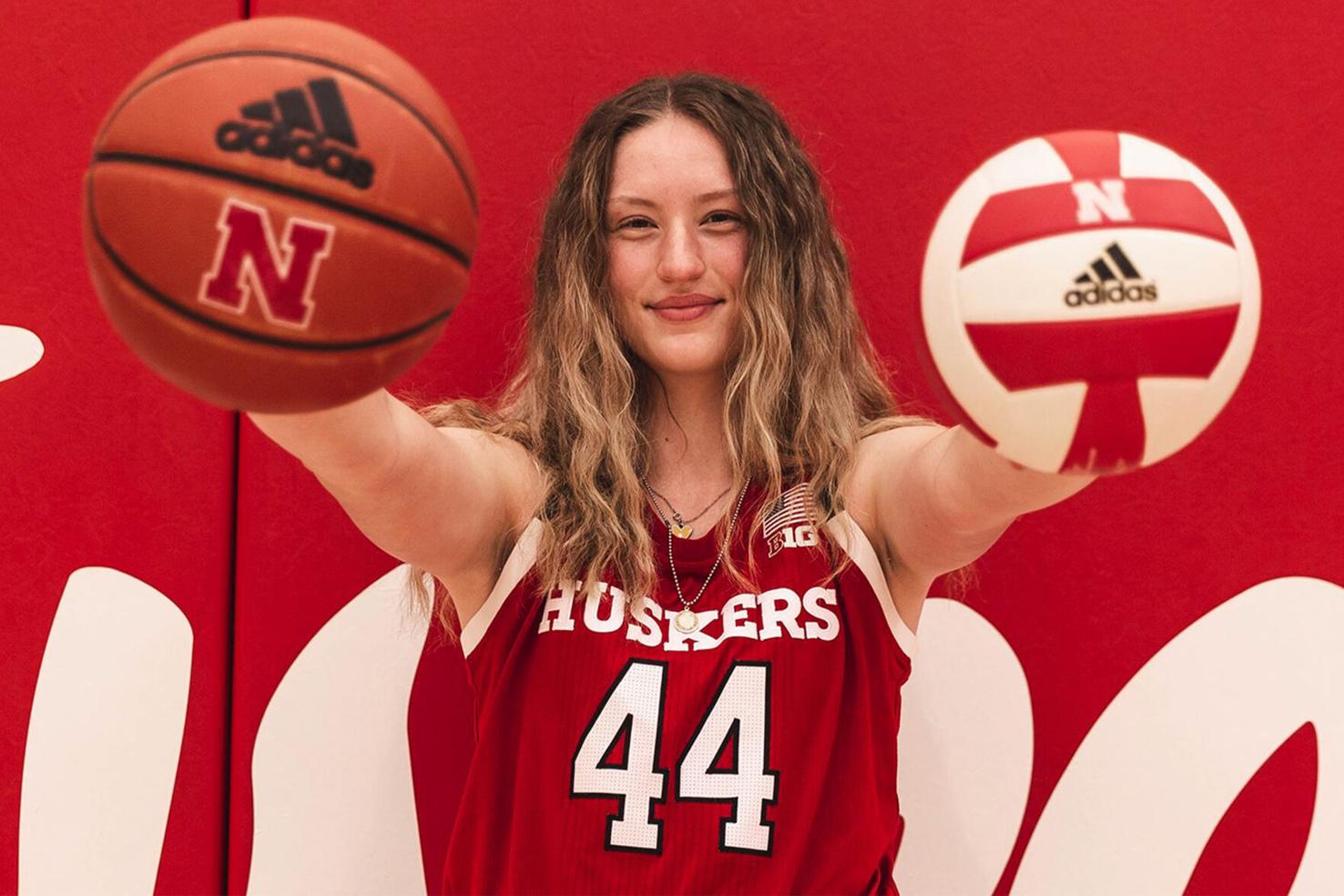 Two-sport recruit Maggie Mendelson looks to build impressive resume at ...