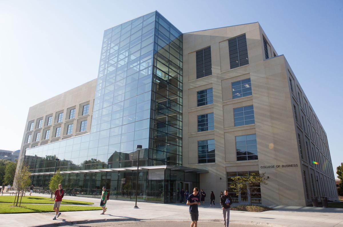 UNL welcomes students into new, state-of-the-art College of Business ...