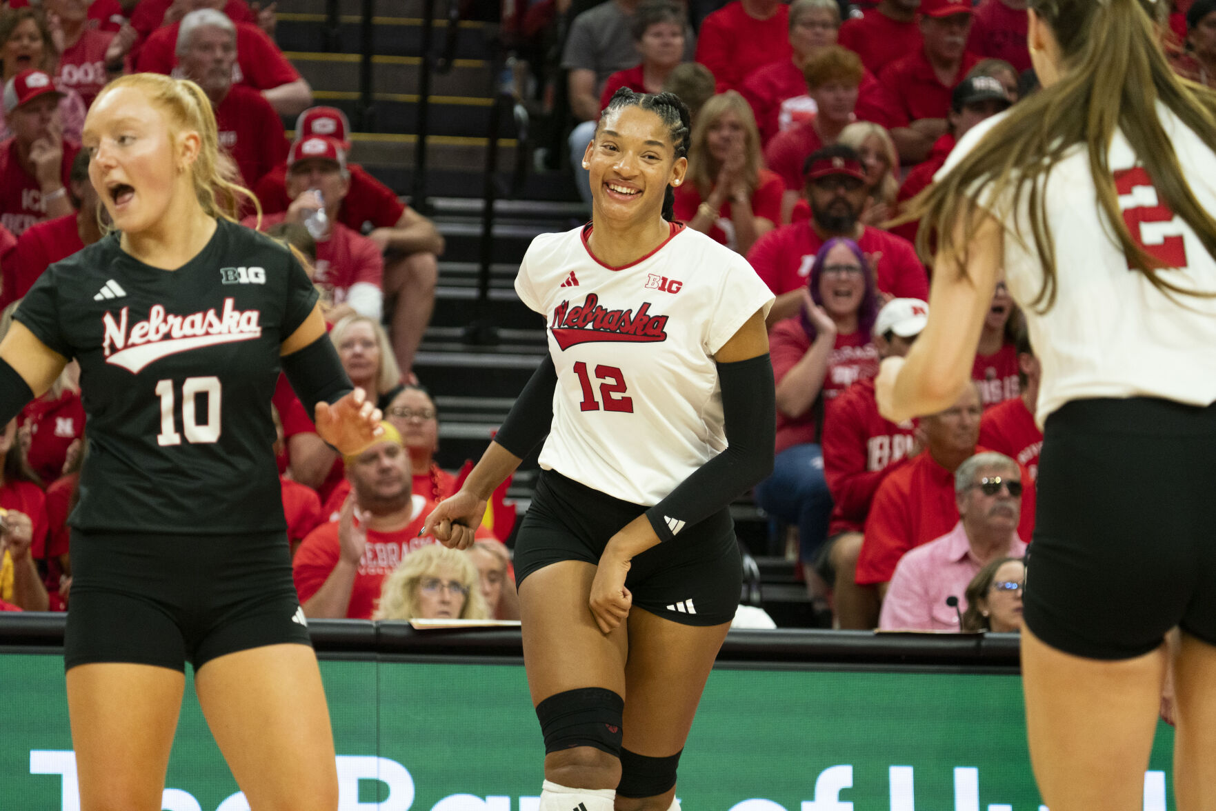 Nebraska volleyball wins two in California, stays unbeaten | Sports ...