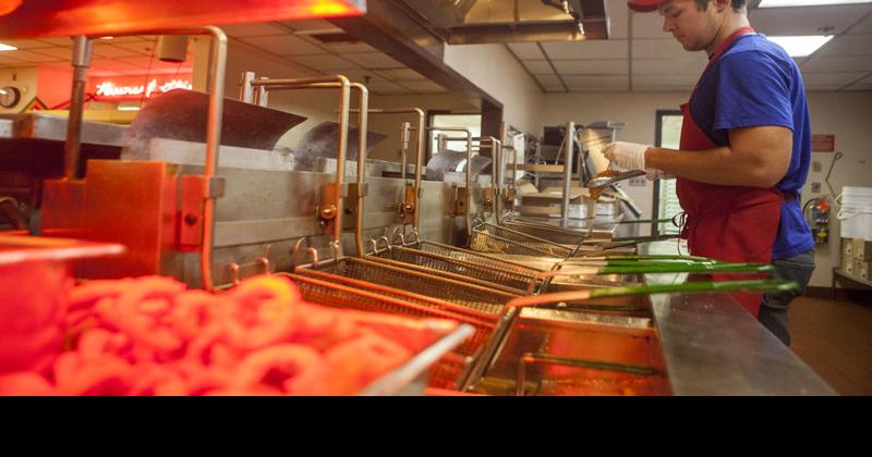 UNL chef’s diagnosis motivates diverse dining hall choices | News ...