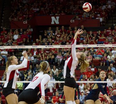 Husker volleyball’s Kelly Hunter named Big Ten Setter of the Week ...