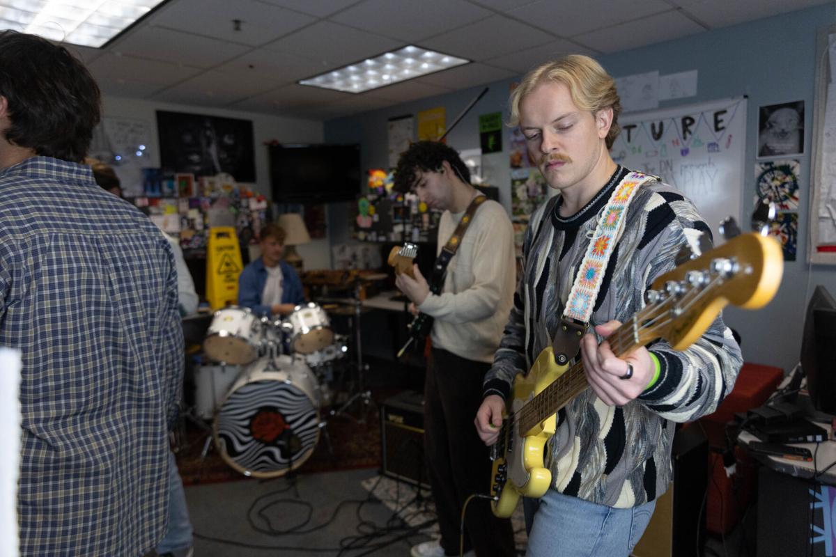 Leila's Rose performs in Daily Nebraskan office | Culture ...