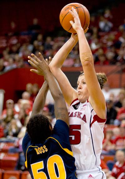 Jordan Hooper’s season starts slow, expected to pick up | Basketball ...