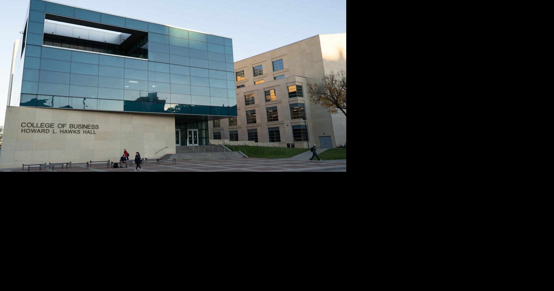 Streaker jumps on UNL truck and is arrested by UNLPD | Crime ...