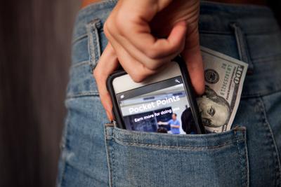 Pocket Points app encourages students to pay attention | News ...