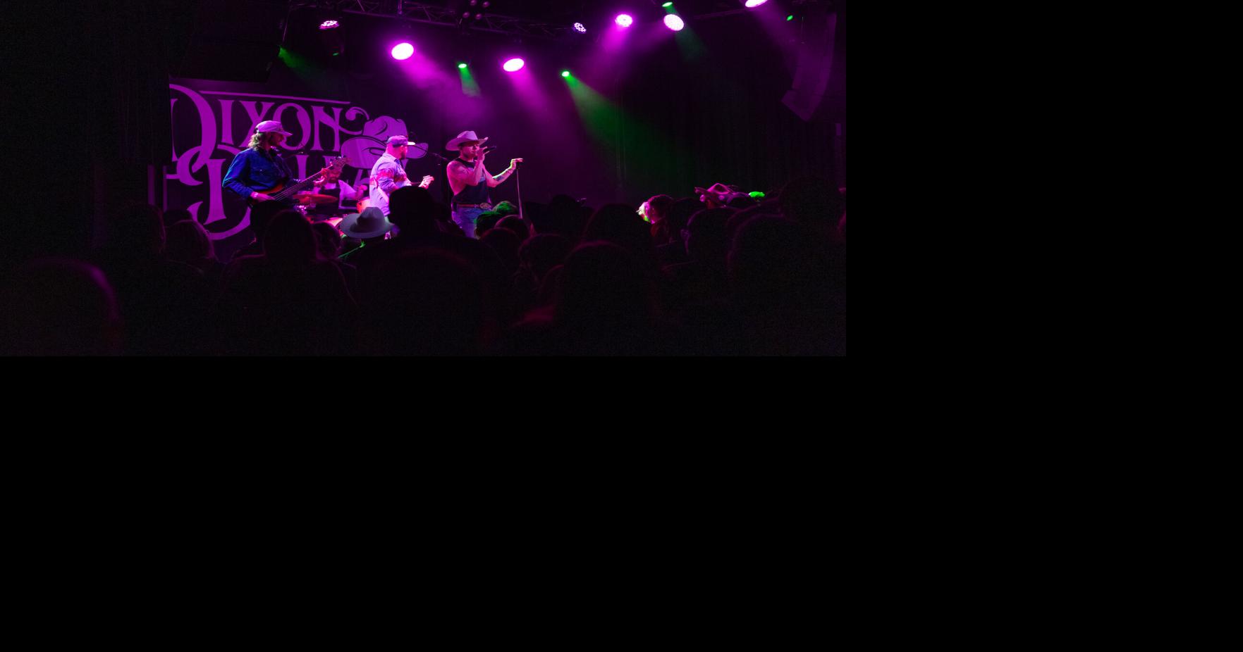 Dixon Dallas performs in Omaha | Culture | dailynebraskan.com
