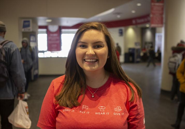 UNL students write messages to soldiers’ children as part of Glow Big ...
