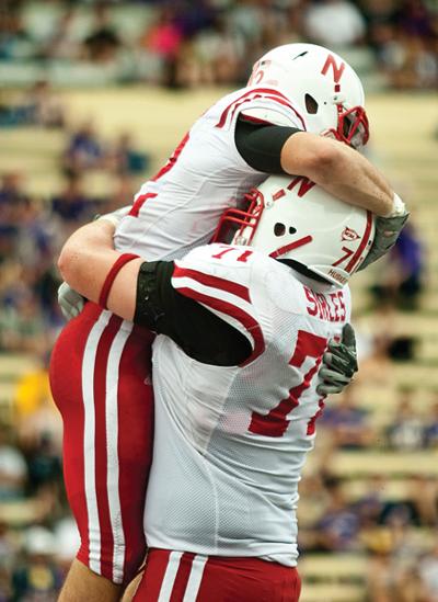 NU offensive line using new faces to fill gaps, prepare for Big Ten ...