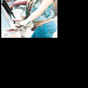 Chelsea Lena offers pleasant mix of country, rock | | dailynebraskan.com