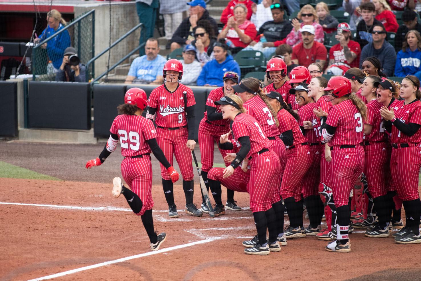 Nebraska softball fires on all cylinders, advances to Super Regionals ...