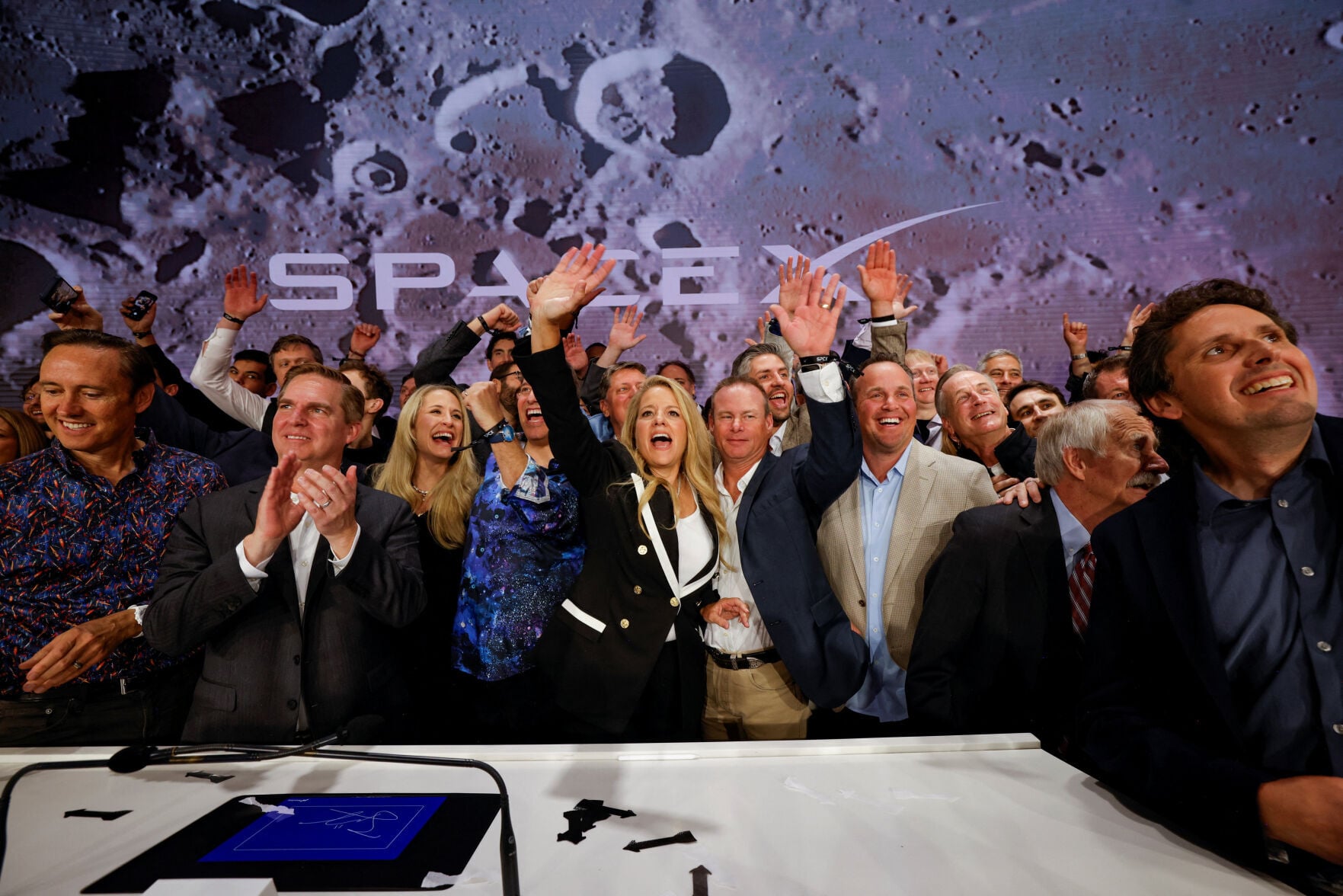 SpaceX vaults more than $2 trillion valuation as stock jumps after ...